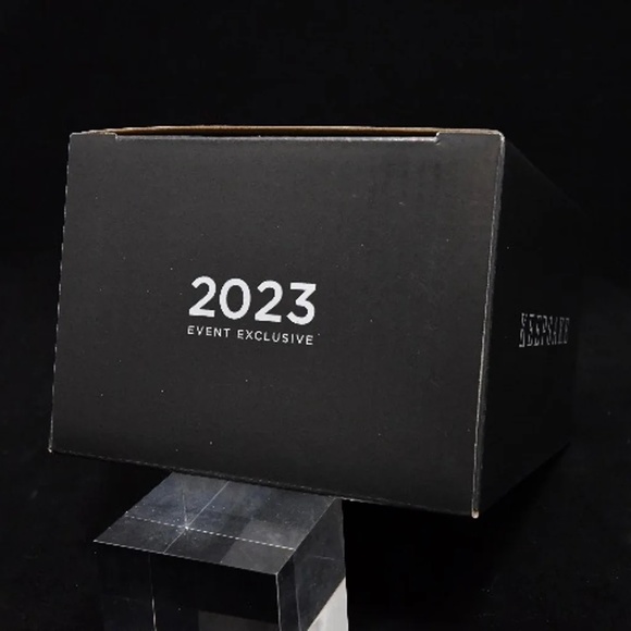 Weta Collectibles | Holiday | 223 Hallmark Star Wars Krrsantan Keepsake ...